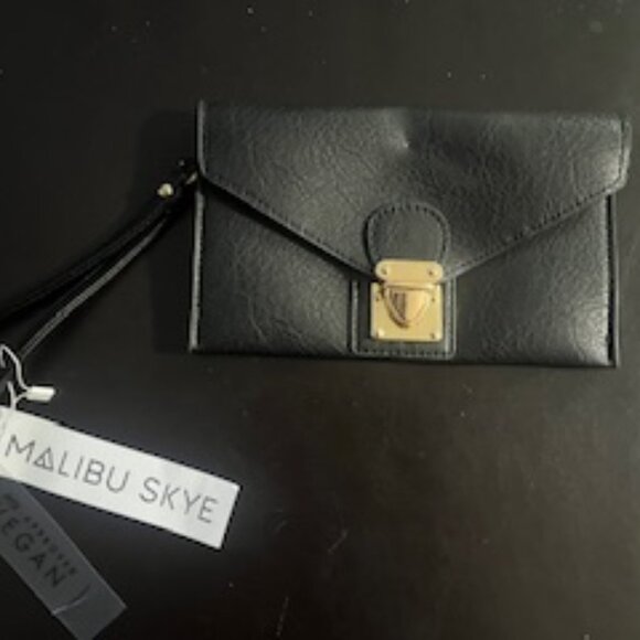 Malibu Skye | Bags | Malibu Skye Wristlet | Poshmark